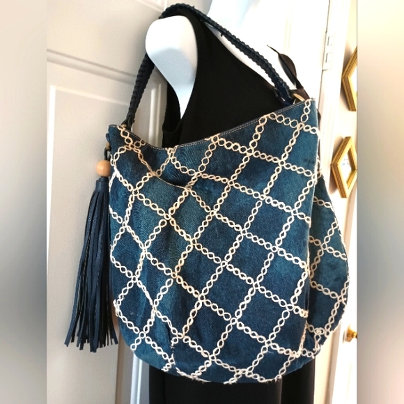 Sondra Roberts | Bags | Sondra Robert Scuared Shoulder Bag | Poshmark